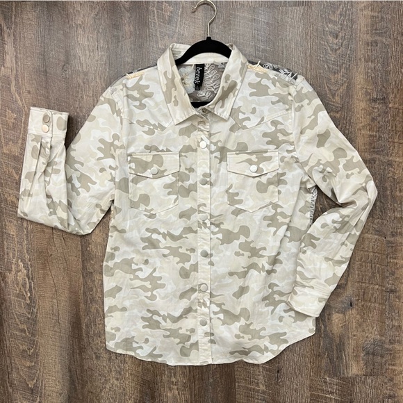 berek | Tops | Berek Snap Front Top Camouflage Design On Front And A ...